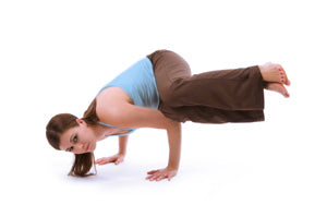 How to Do Side Crow Pose in Yoga – EverydayYoga.com